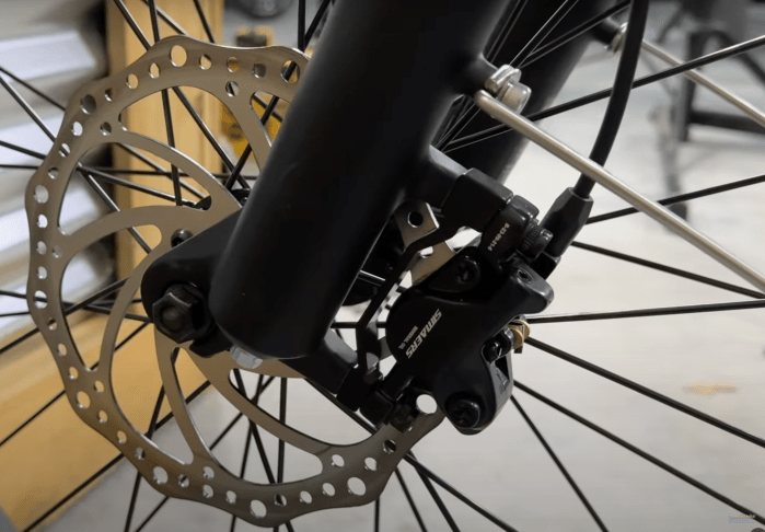 Yoto Lion Electric Cargo Bike